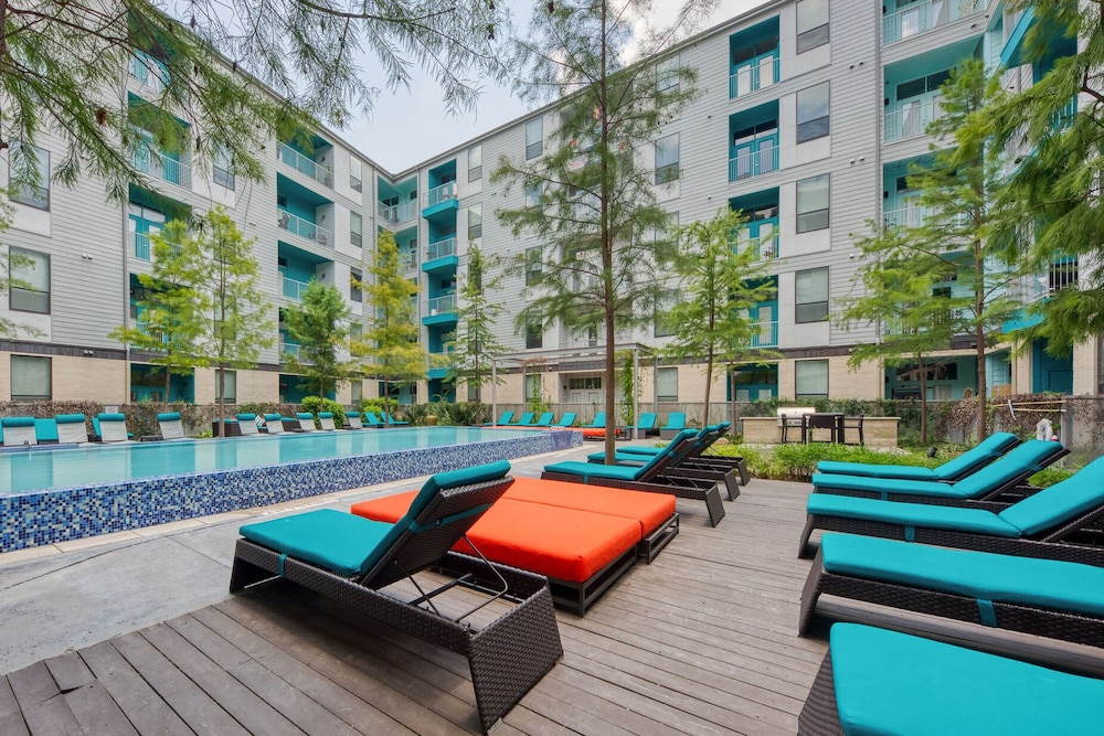 Downtown San Antonio Apartments By Landing - Texas