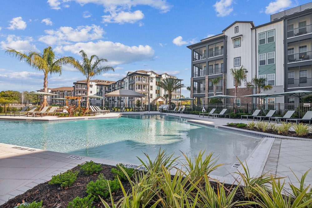 Landing Apartments Near Sun City Center And Riverview - Tampa Bay, FL