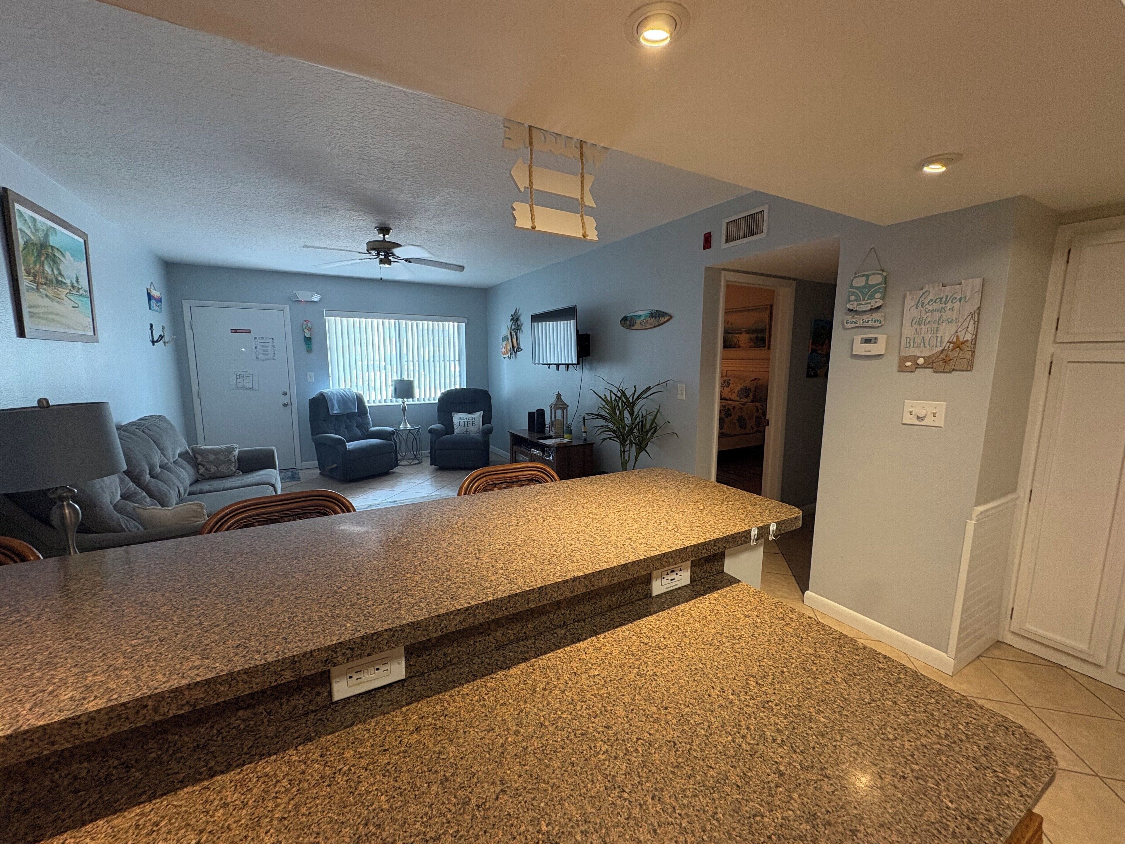 Oceanfront 1-bedroom Condo With Wifi, Ac In Delightful Cocoa Beach - Cocoa Beach