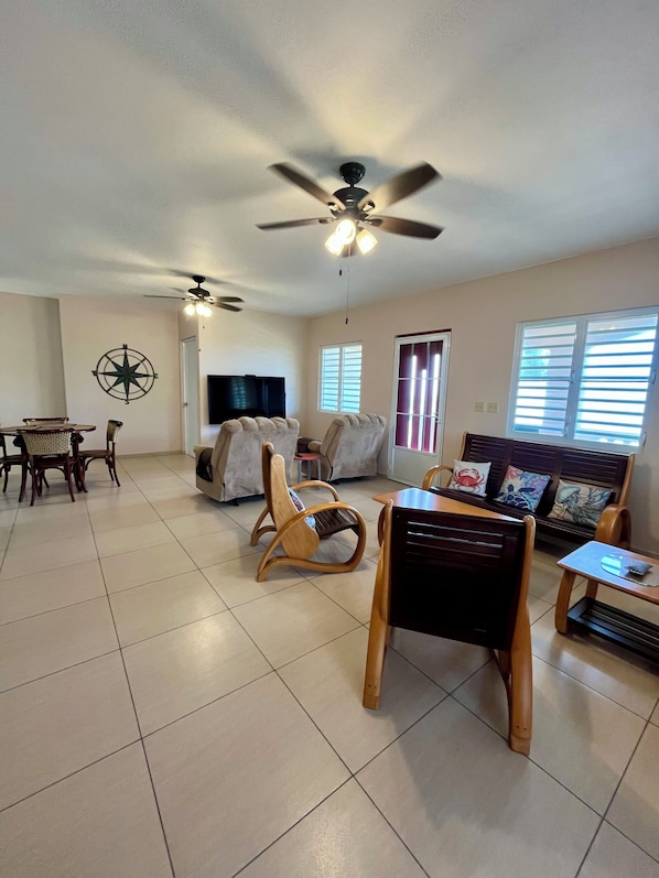 Casa Familiar, vista para o oceano | Sala de estar