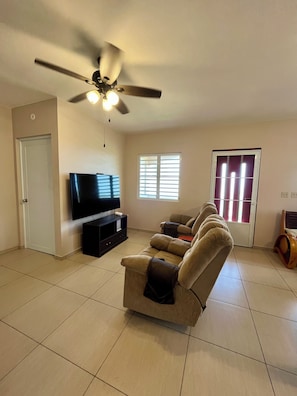 Casa Familiar, vista para o oceano | Sala de estar