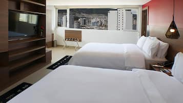 Quarto Triplo Superior | Cofre no quarto, secretária adequada para computadores portáteis