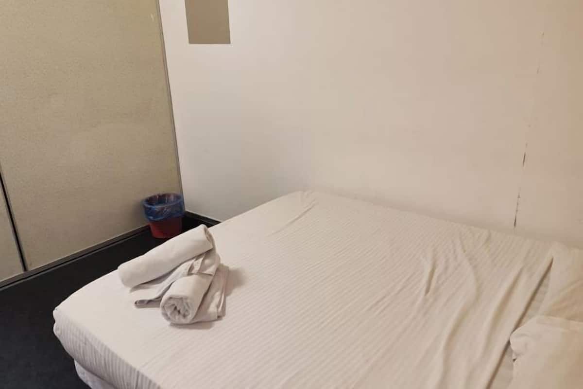 Wi-fi grátis, roupa de cama fornecida