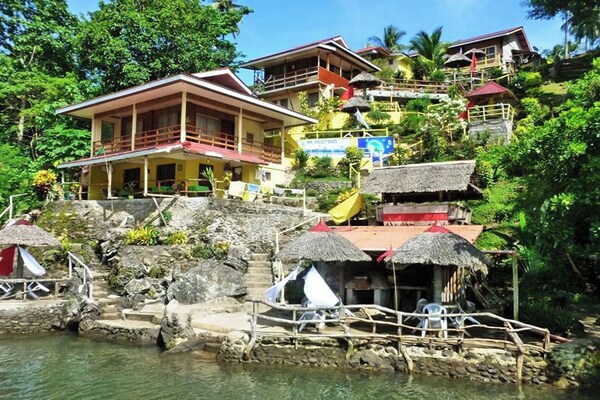 D & A Seaside Cottages - Mambajao