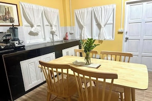 Quarto família | Cozinha privada | Cafeteira/chaleira, chaleira elétrica