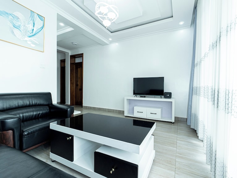 Apartment - Sleeps 2 - Parking - Balcony - Kigali