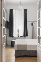 Roupa de alta qualidade, minibar com produtos grátis, cofre no quarto 