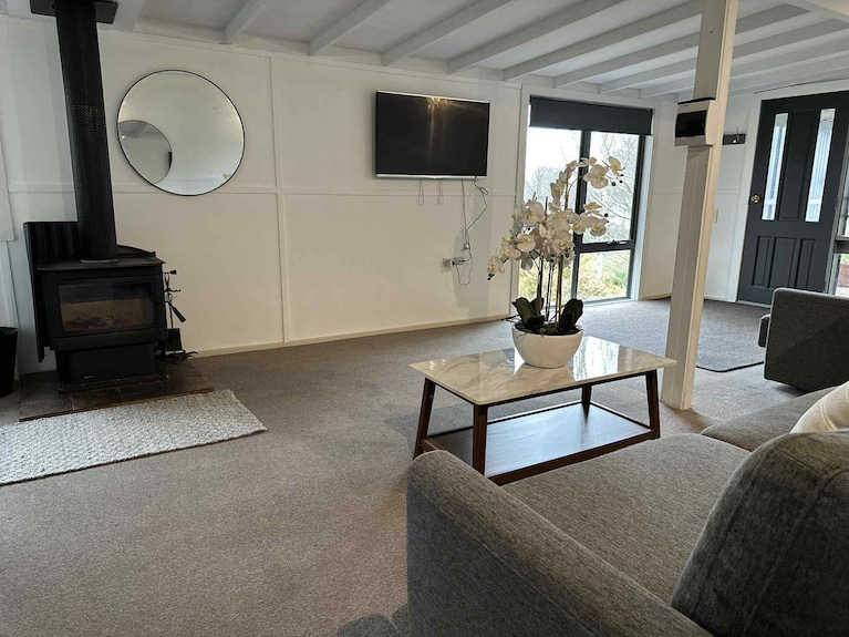 Self-contained 1-bedroom Guest House On Rural Farmhouse Property Sleeps 8 - 藍山