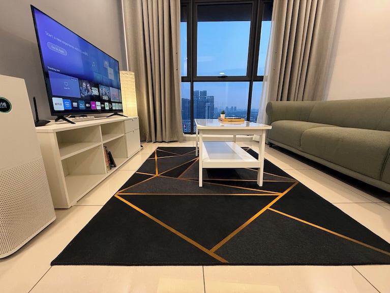 Minimalist 1br Apartment In Kuala Lumpur With Wifi, Netflix, Water Dispenser, - Kuala Lumpur