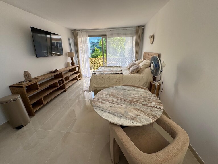 Upscale Studio With Balcony-la Défense - Puteaux