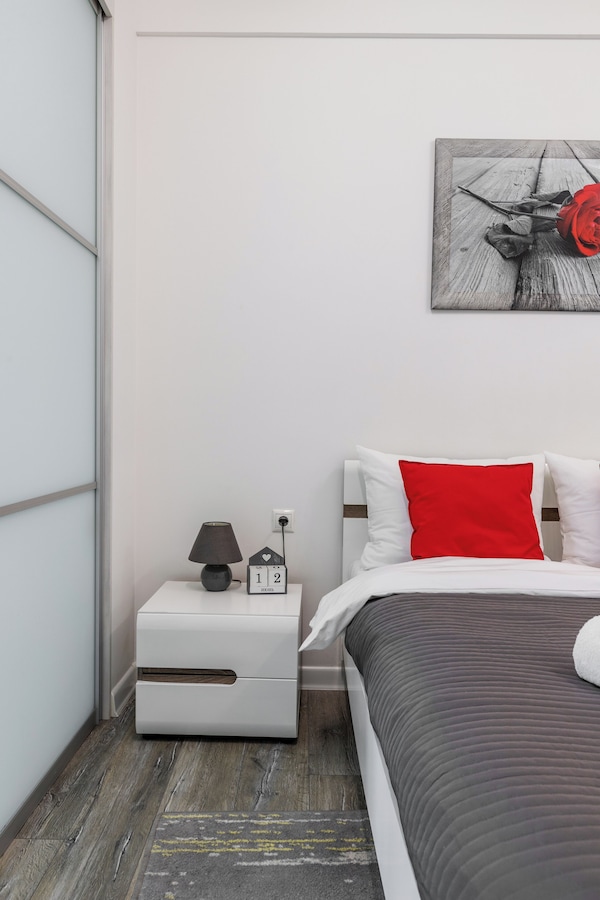 Bright Apartments Near Dana Mall - Minsk