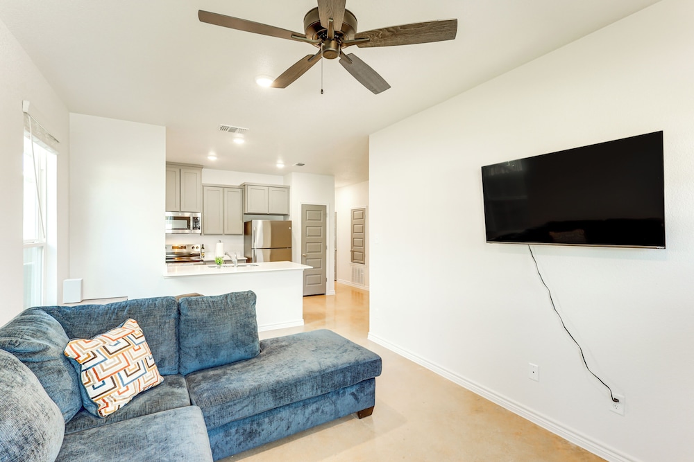 2 Mi To Downtown Temple: Newly Built Townhome! - Temple, TX