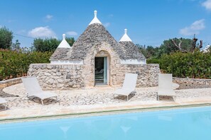 Piscina externa sazonal