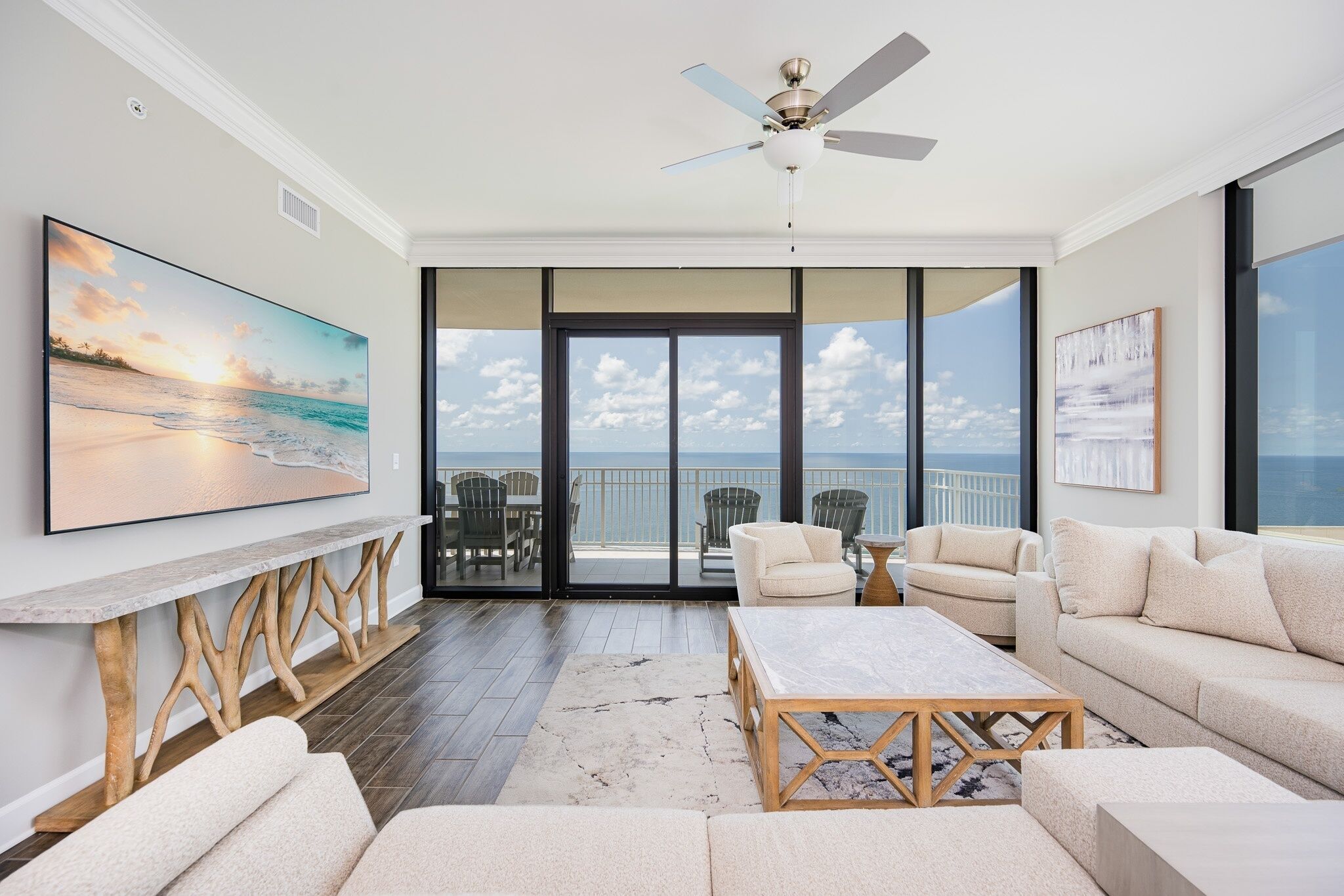 Condo, 4 quartos | Área de estar