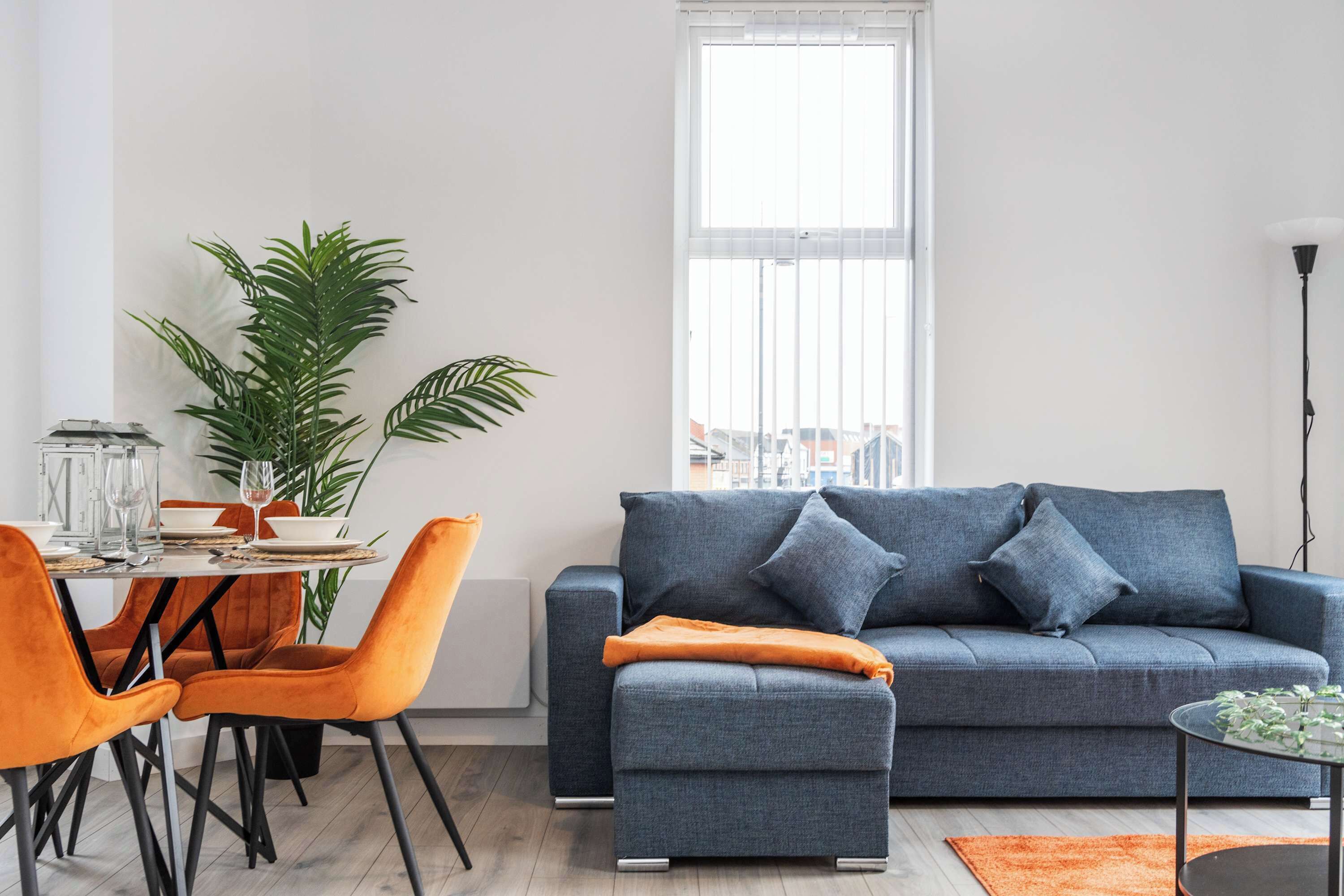 Spacious 2-bedroom Apartment + Balcony | Sleeps 6 - Belfast