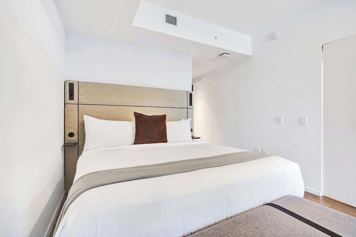 Cortinas/cortinados opacos, ferro/tábua de engomar, Wi-fi grátis 