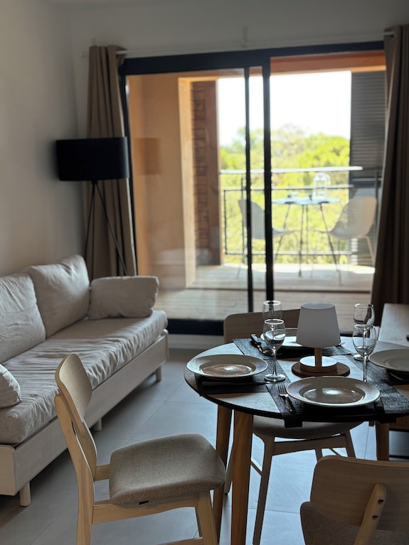 Superbe T2 Les Pieds Dans L'eau - Plage de Figari