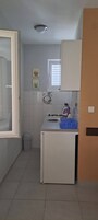 Estúdio Clássico, varanda, vista para o jardim | Cozinha privada | Minifrigorífico, utensílios de cozinha 