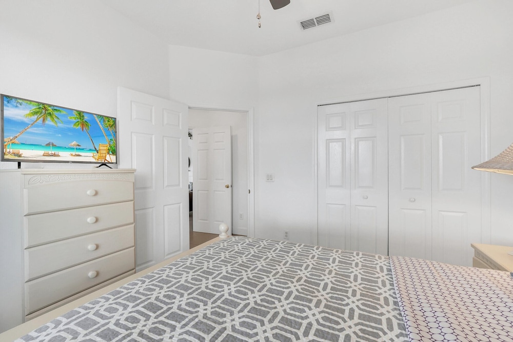 Last Minute Disney Getaway! Luxury Villa with Private Pool. Book Now ...