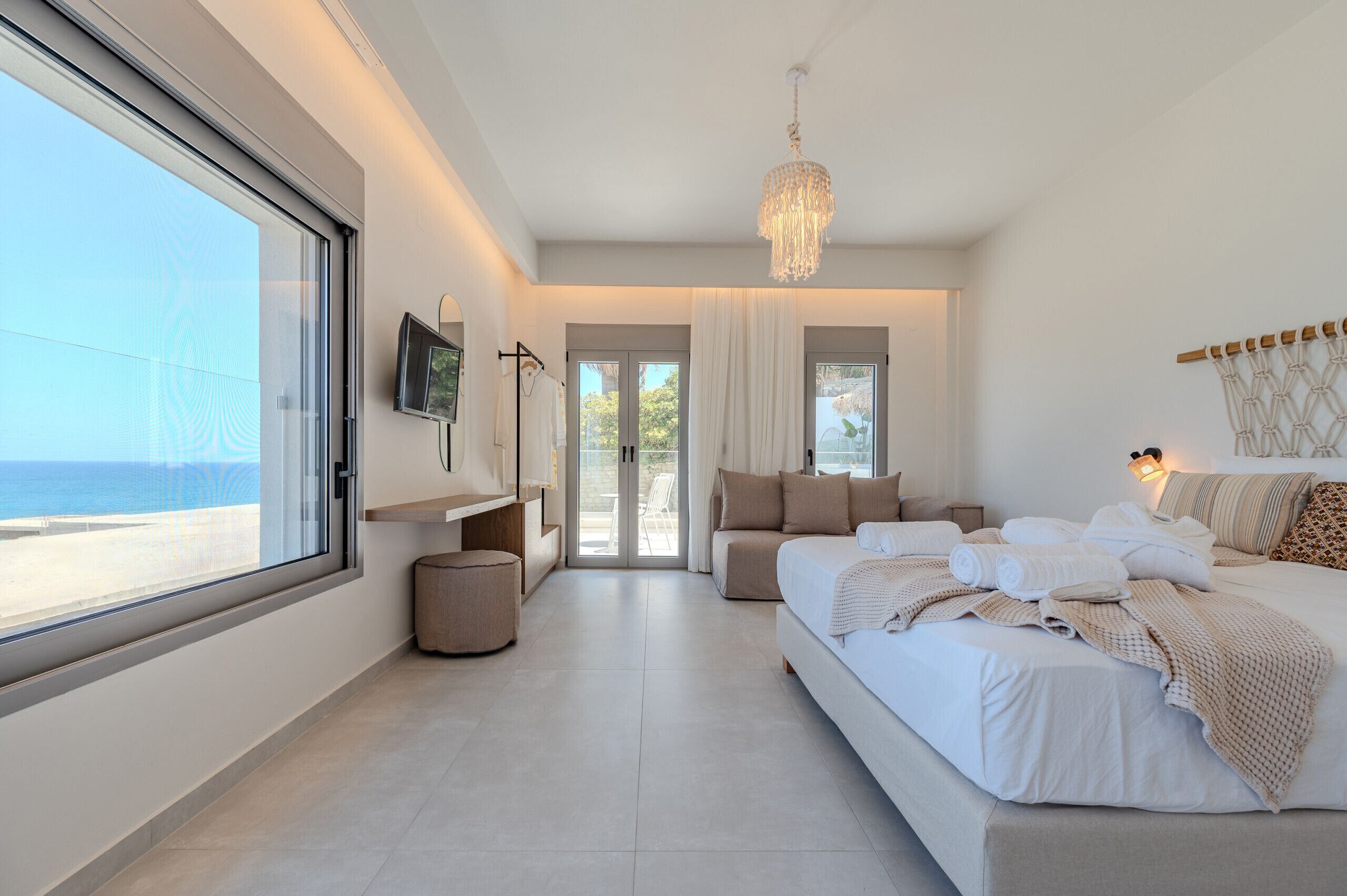 Vila, 6 quartos, piscina particular, vista para o mar | 6 quartos, cofres nos quartos, cortinas blackout