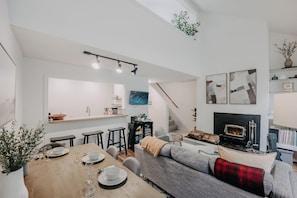 Condo, 2 quartos, sacada | Sala de estar