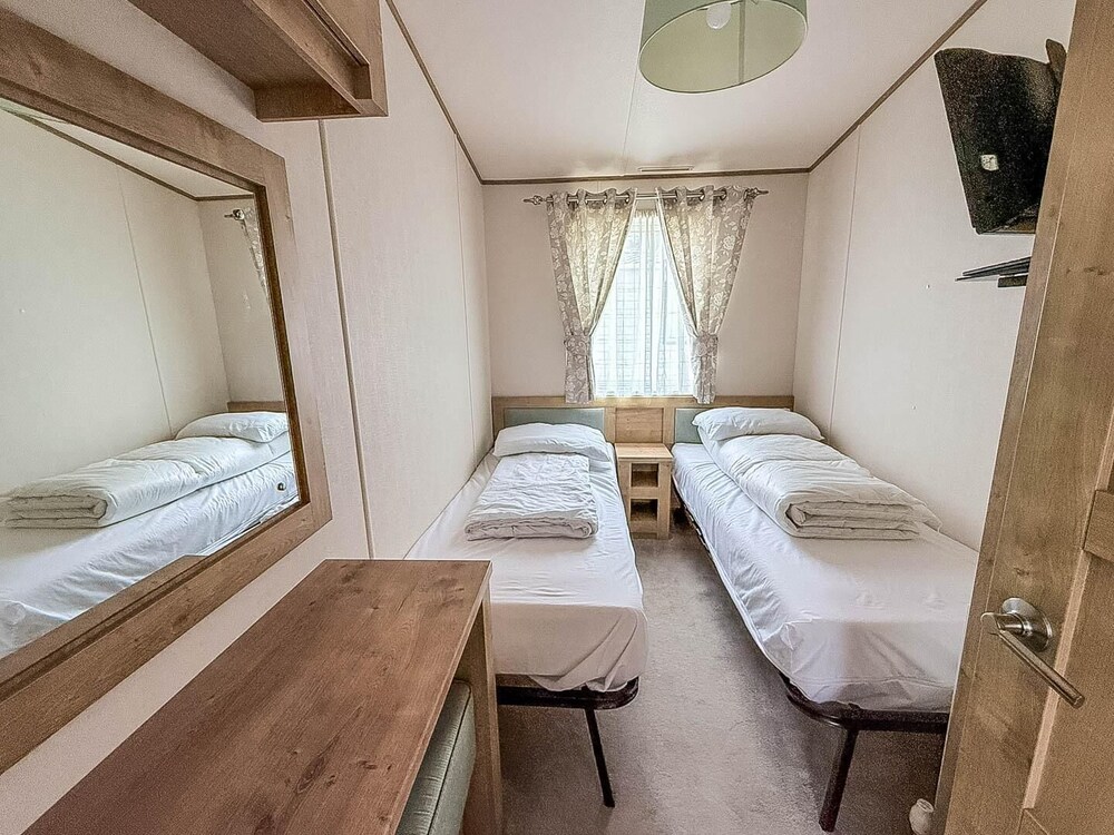 6 berth caravan with decking at Caister Haven Holiday Park ref 30032P ...