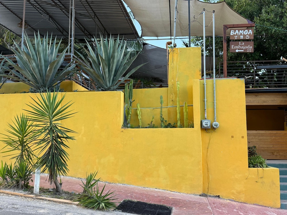 La Embajada - Bacalar