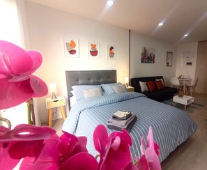 Apartamento básico | Escrivaninha, espaço de trabalho para notebook, cortinas blackout