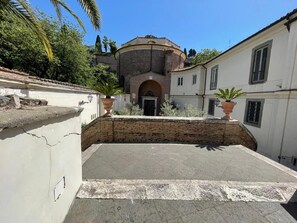Apartamento, 2 quartos | Terrenos do alojamento