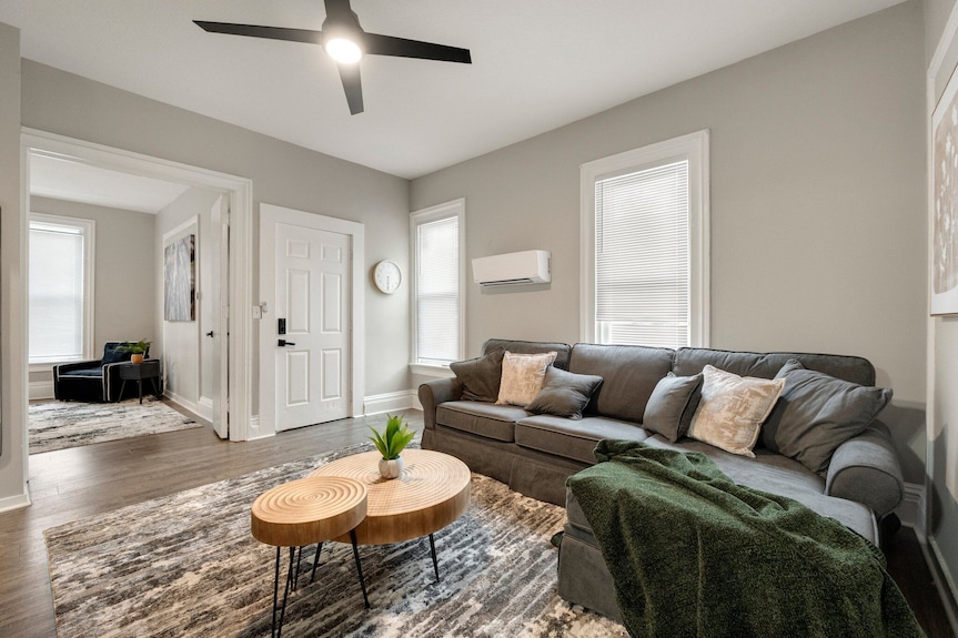 Charming 1-bedroom Apartment In Downtown Fort Wayne - Fort Wayne, IN