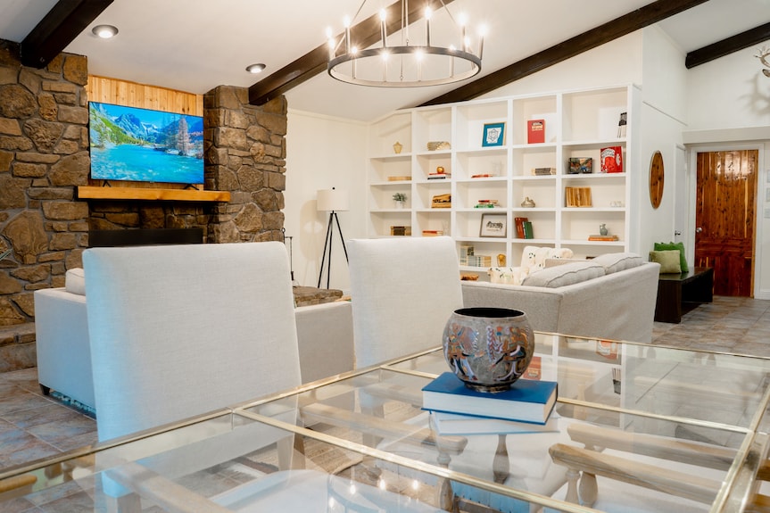 The Overlook On Mt Sequoyah~ Hot Tub~ 1mi From Uofa Campus And Downtown! - Fayetteville, AR