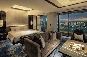 Roupa de alta qualidade, minibar, cofre no quarto, Wi-fi grátis 