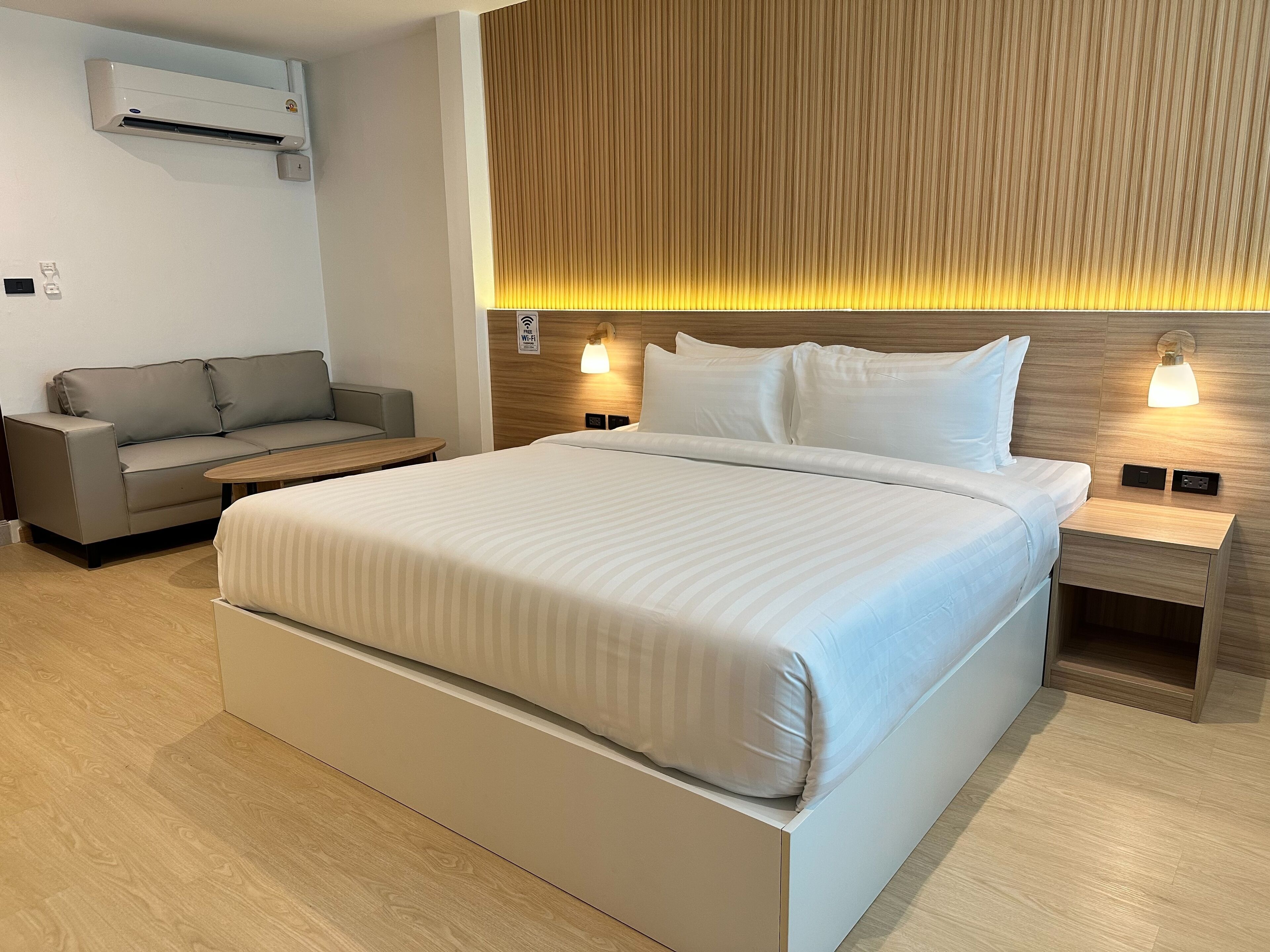 Quarto Duplo Deluxe, não fumadores, Vista para a cidade | Wi-fi grátis 