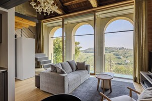 Dúplex, vista para as vinhas | Sala de estar | TV de ecrã plano 