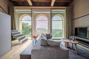 Dúplex, vista para as vinhas | Sala de estar | TV de ecrã plano 