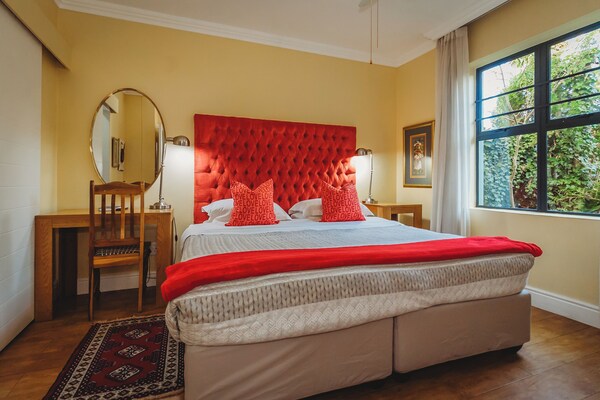 17on Wellington Apartments - George