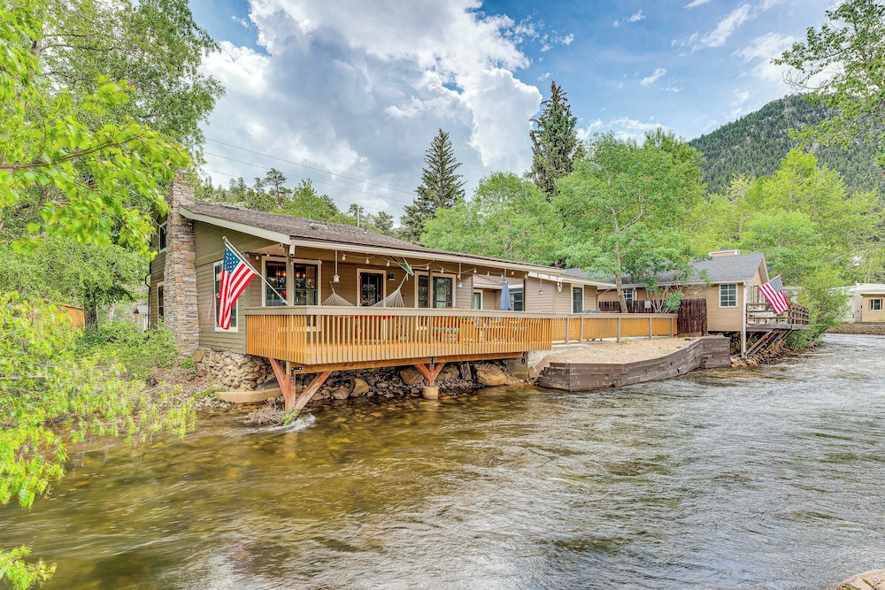 Private Hot Tub - Riverfront Cabin In Estes Park! - Estes Park, CO