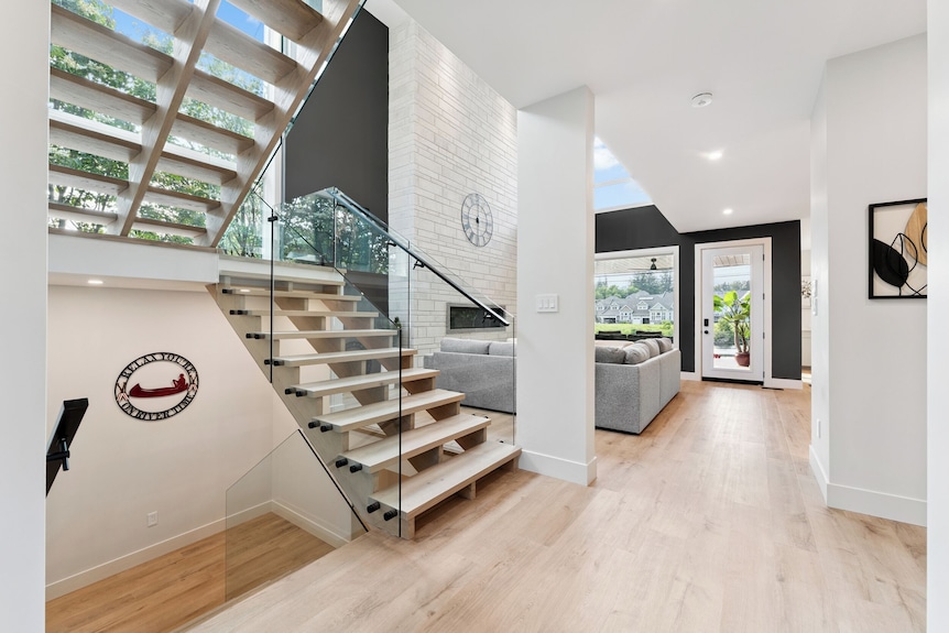 Modern Muskoka River Retreat - Bracebridge