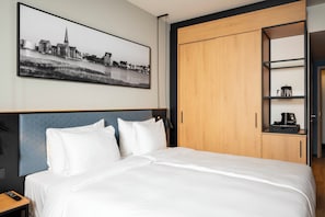 Quarto Duplo Standard | Roupa hipoalergénica, edredões de penas, minibar