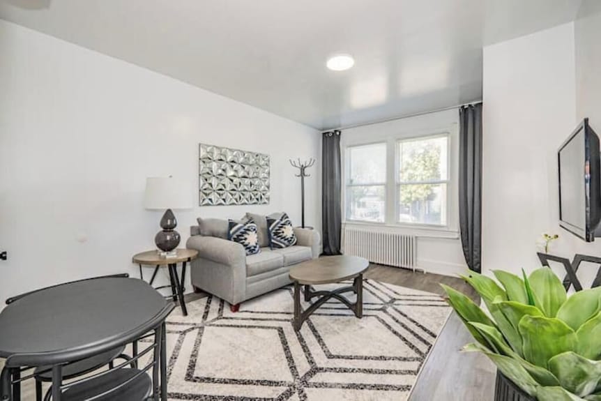 Bright Dc Retreat Extended Stays Welcome W/parking - Largo, MD