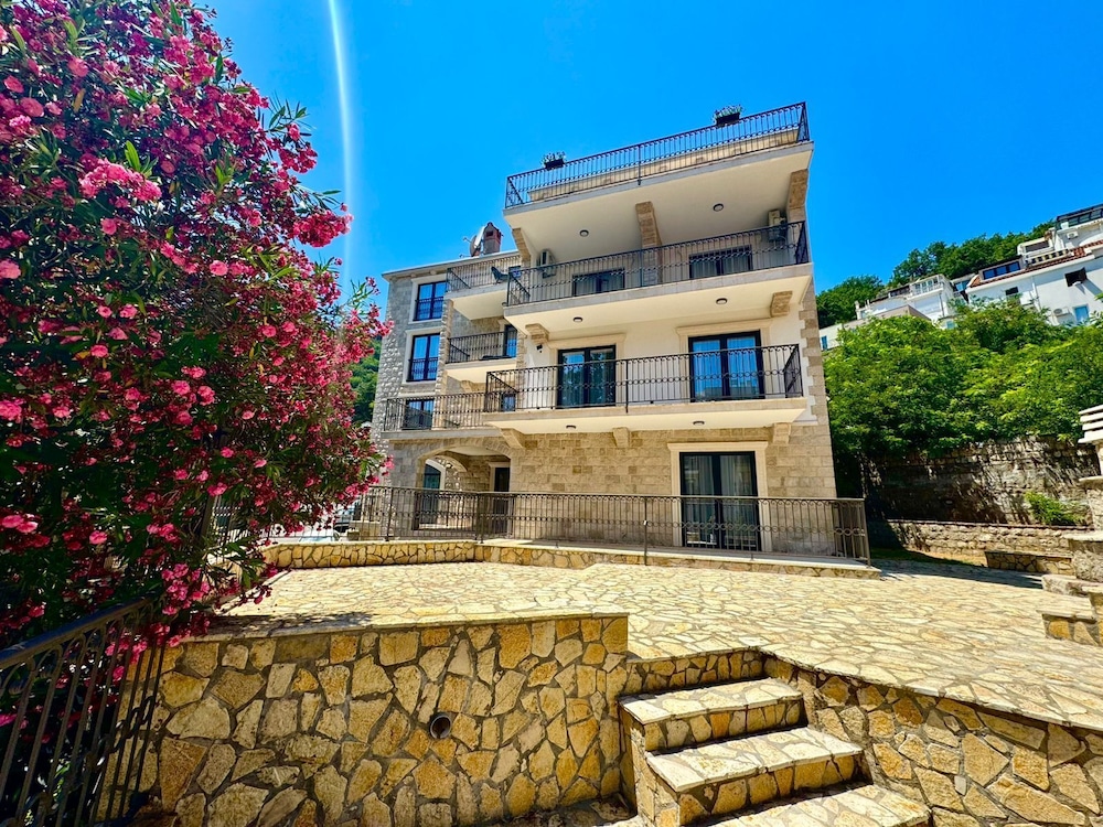 Sunny Bay Apartments - Budva