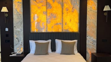 Suíte superior, vista para o mar | Frigobar, cofres nos quartos, cortinas blackout, quartos à prova de som