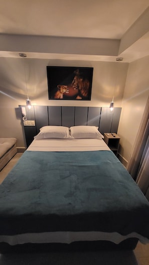 Apartamento Comfort, 1 cama de casal e sofá-cama | Cortinas/cortinados opacos, ferro/tábua de engomar, Wi-fi grátis