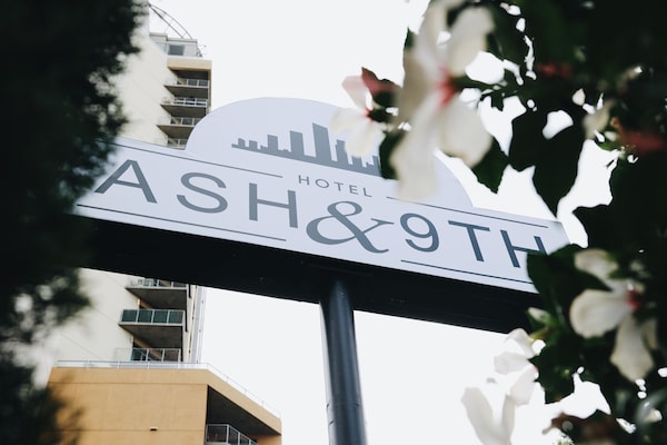 Ash&9th - Coronado, CA