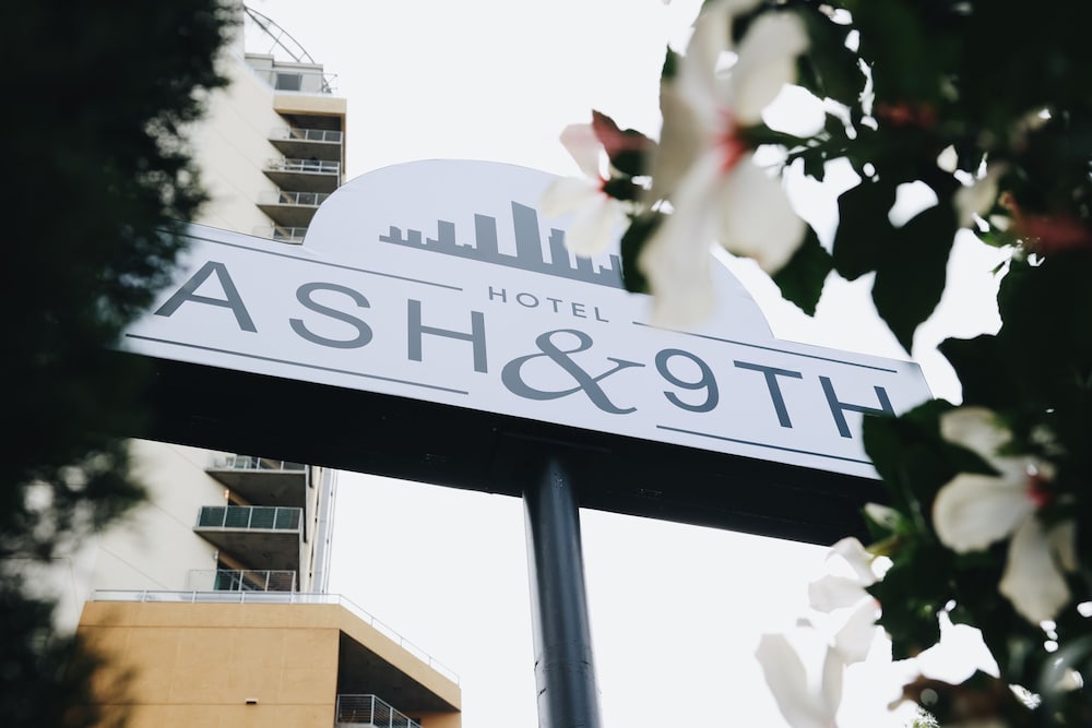 Ash&9th - Coronado, CA