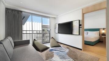 Quarto Deluxe | Minibar, cofre no quarto, secretária