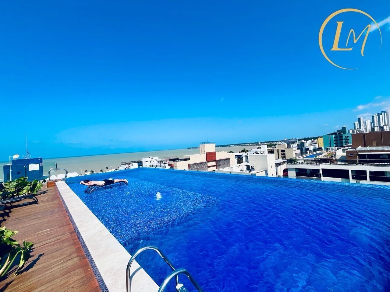 Quarto Quádruplo | Piscina