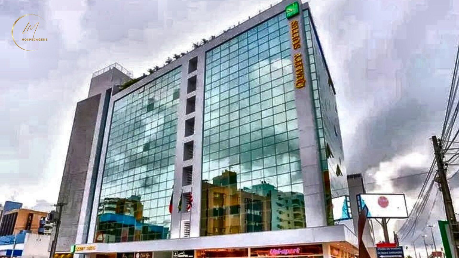 Quarto quádruplo luxo | Fachada