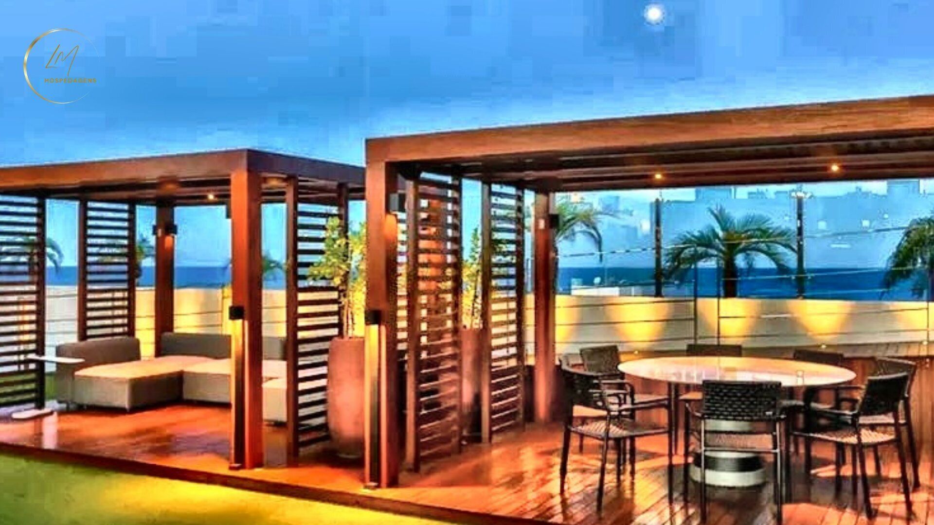 Quarto quádruplo luxo | Opções para refeição ao ar livre