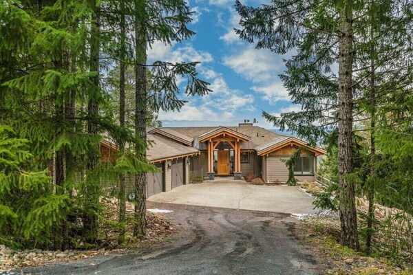 Mountain House Of Wonder - British Columbia